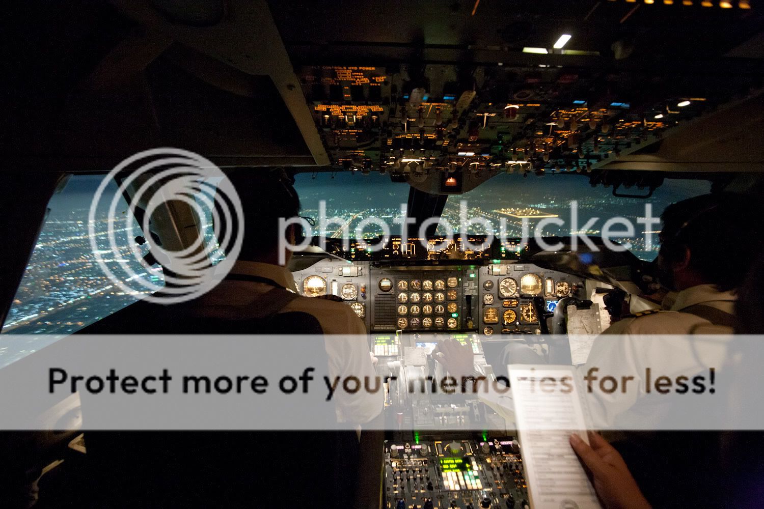 PIA Boeing 747 Flight Deck - Photos by Aroosh Naqvi - History of PIA ...